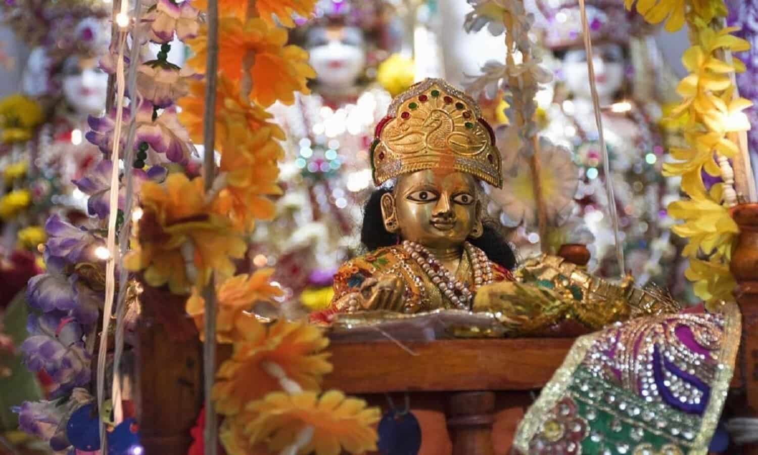 Krishna Janmashtami 2022 Pooja Vidhi: इस तरह करें पूजा, लड्डू गोपाल दूर ...