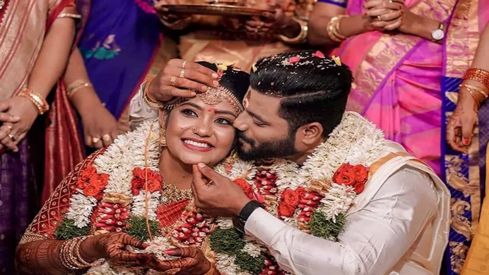 शादी के एक साल बाद ही इस मशहूर टीवी एक्ट्रेस Sruthi Shanmuga Priya पर ...